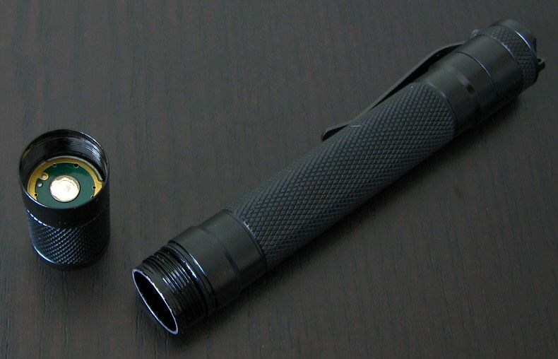 4Sevens Quark Mini AA-2 (XP-G R5) Review: RUNTIMES, BEAMSHOTS, and more ...