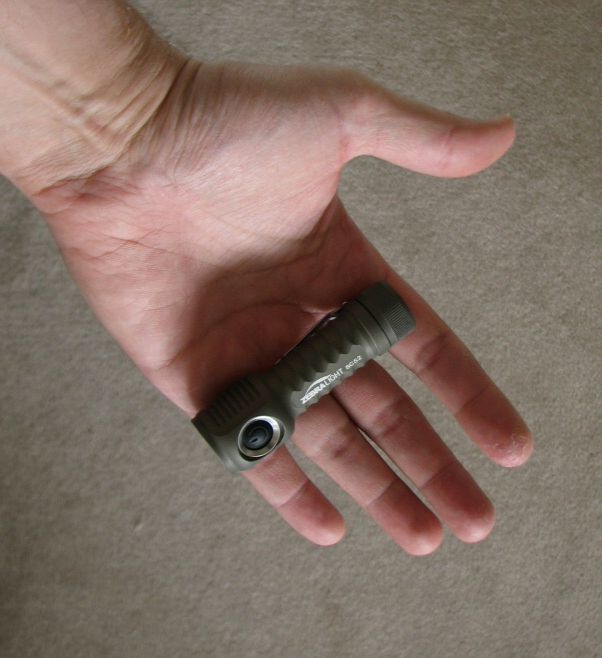Zebralight SC52 (XM-L, 1xAA, 1x14500) Review: RUNTIMES, BEAMSHOTS ...